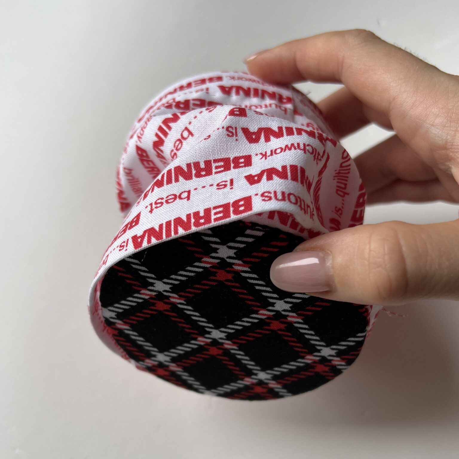 Collapsible Thread Catcher – Olesya Lebedenko